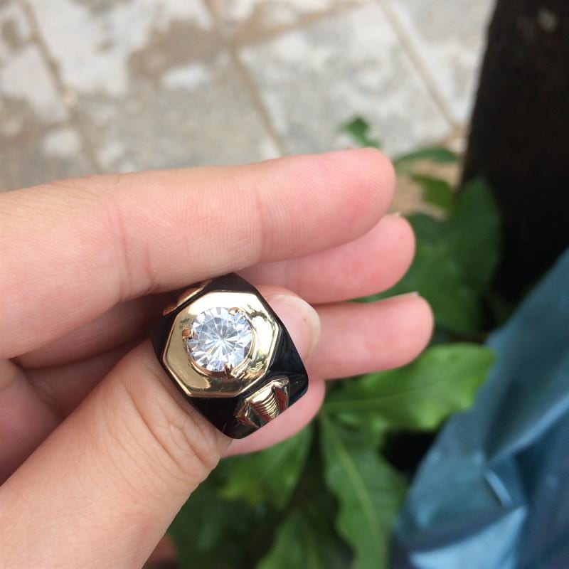 Nhẫn San Hô Đen bọc Vàng đính đá trắng - PHONG THỦY VĂN BÉ